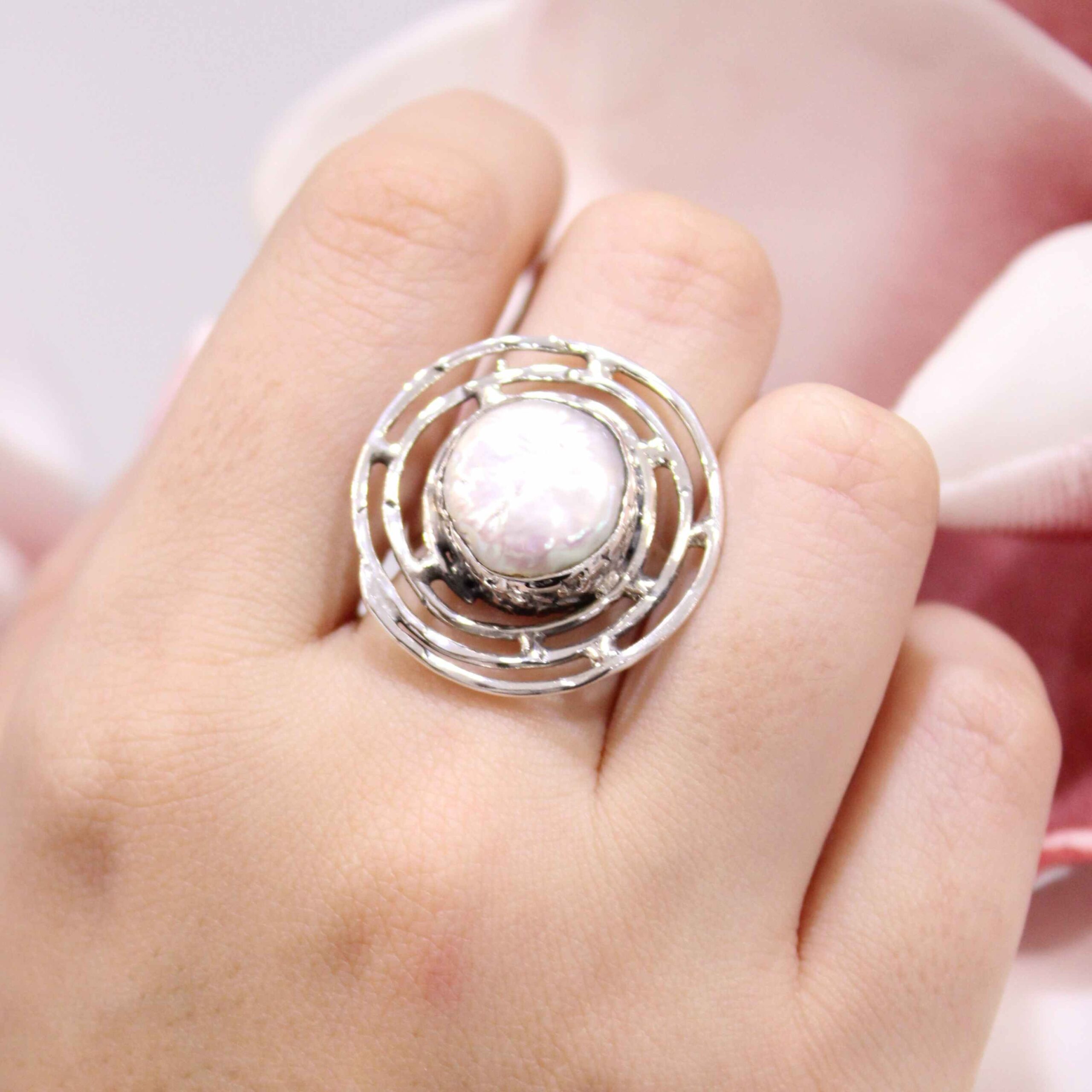 ANILLO PLANETA NÁCAR | Joyería en Ciudad Real | Domenyka Hoyos
