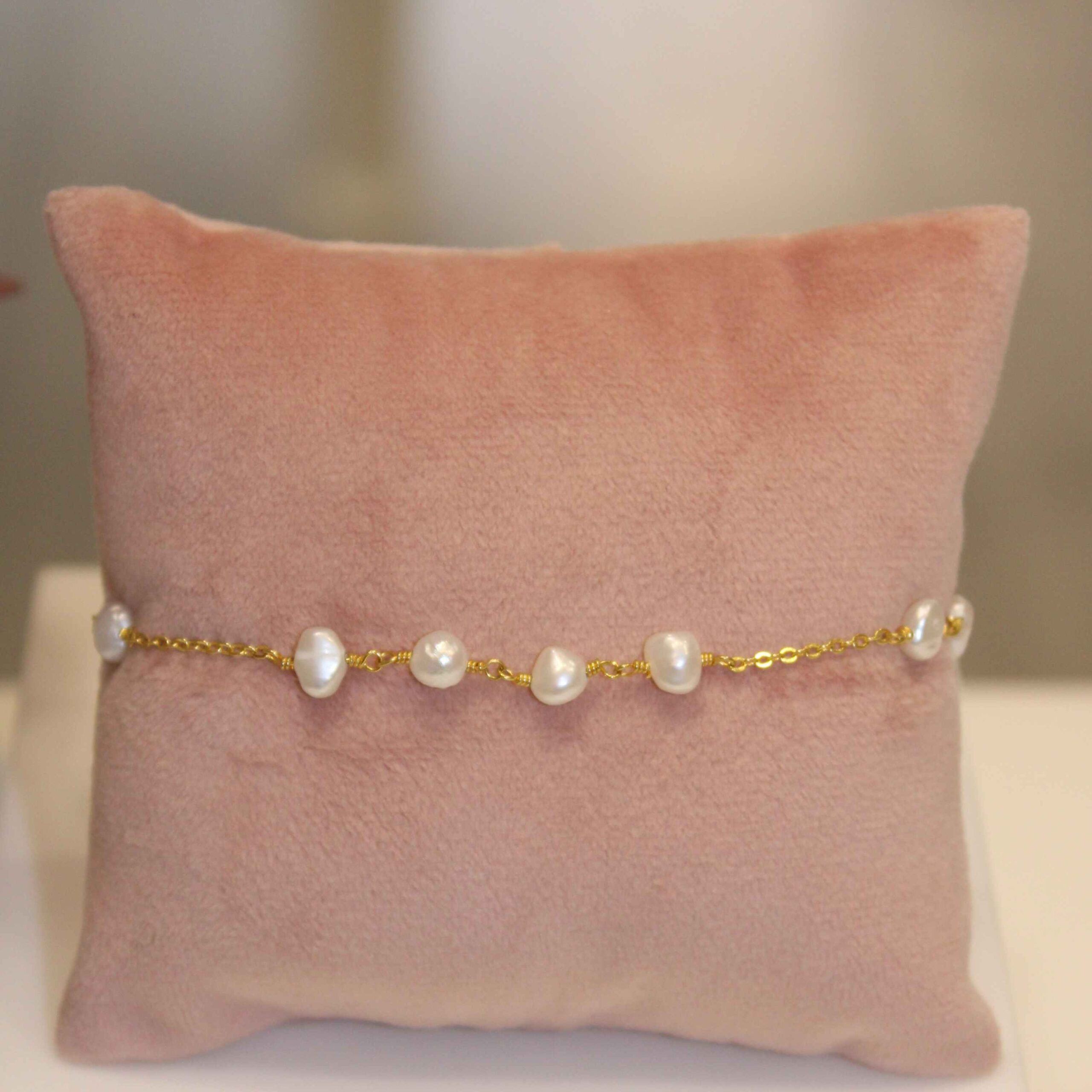 PULSERA PERLADA GOLD | Joyería en Ciudad Real | Domenyka Hoyos