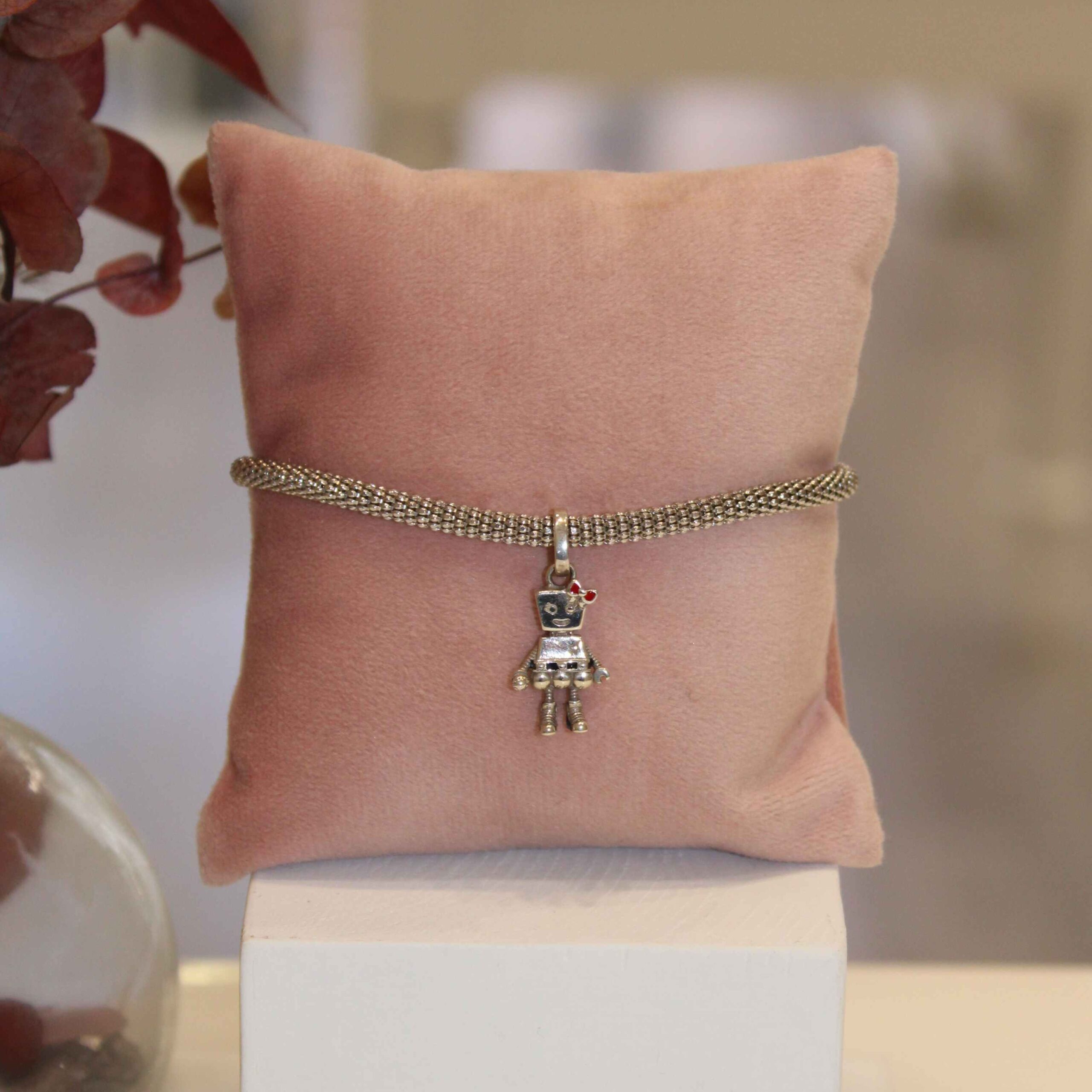 CHARM ROBOT NIÑA | Joyería en Ciudad Real | Domenyka Hoyos